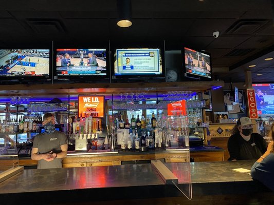 TJ CHUMPS - Updated March 2025 - 87 Photos & 118 Reviews - 12 E Linden ...