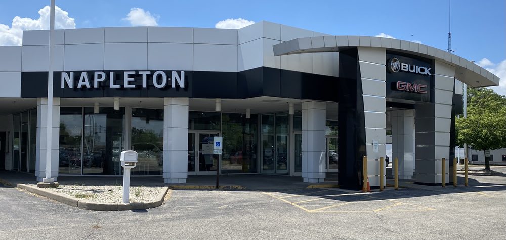 NAPLETON BUICK GMC CRYSTAL LAKE - 16 Reviews - 6305 Northwest Hwy ...