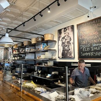 ST. ROCH FINE OYSTERS + BAR - Updated April 2025 - 901 Photos & 450 ...