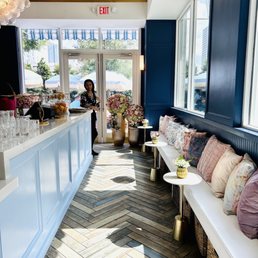 LITTLE HEN - HOUSTON - Updated July 2025 - 1311 Photos & 450 Reviews ...