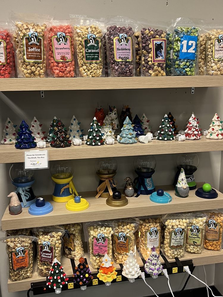 THE CRAFTY B’S - Updated May 2025 - 10 Photos - 1402 SE Everett Mall ...