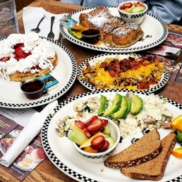 BLACK BEAR DINER - FEDERAL WAY - Updated September 2025 - 702 Photos ...