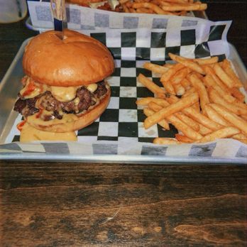 WRECKED BURGERS & BREWS - Updated July 2024 - 14 Photos & 17 Reviews ...