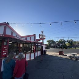 ICEBERG DRIVE INN - Updated July 2025 - 174 Photos & 293 Reviews - 3906 ...