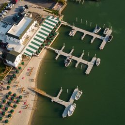 DEAUVILLE INN - Updated July 2025 - 264 Photos & 324 Reviews - 201 W ...