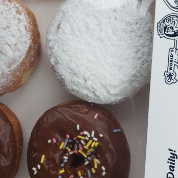 DIXIE CREAM DONUT SHOP/ METRO DELI - Updated January 2026 - 12 Photos ...