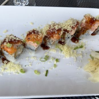 YELLOWTAIL SUSHI BAR AND ASIAN KITCHEN - Updated July 2024 - 294 Photos ...