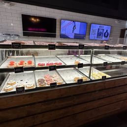 GROUNDS DONUT HOUSE - Updated July 2025 - 354 Photos & 98 Reviews - 35 ...