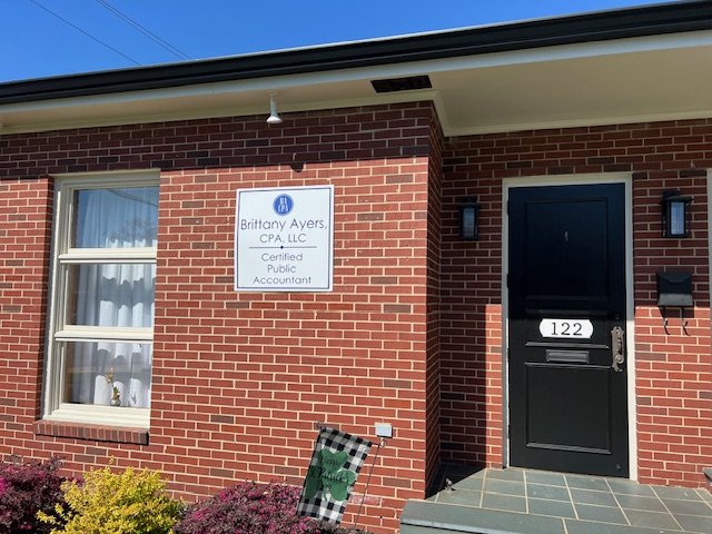 BRITTANY AYERS - Updated January 2026 - 122 S Confederate Ave, Rock ...