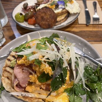 CAFE ISSUS - Updated October 2025 - 55 Photos & 21 Reviews - 8-10 ...