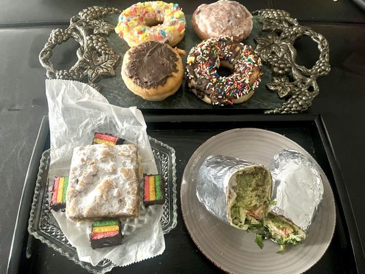 COLCHESTER DONUTS AND CAFE - Updated January 2026 - 23 Photos & 22 ...