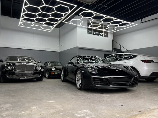 AVO’S AUTO BODY & PAINT - 206 Photos & 249 Reviews - 20228 Saticoy St ...