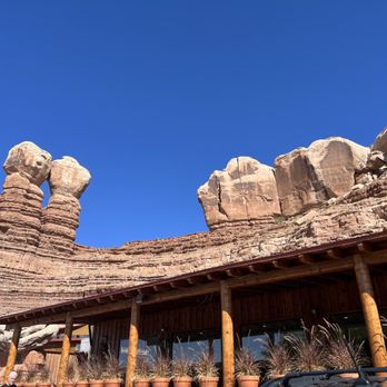 TWIN ROCKS CAFE - Updated June 2024 - 271 Photos & 239 Reviews - 913 E ...