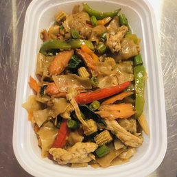 SUPHAN THAI KITCHEN - 118 Photos & 47 Reviews - 18825 Eureka Rd ...