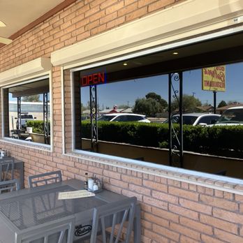 GUS BALONS RESTAURANT - Updated October 2025 - 169 Photos & 200 Reviews ...