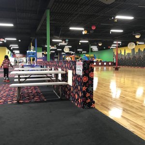 ROLLER CITY - 15 Photos & 16 Reviews - 6445 W Washington St ...