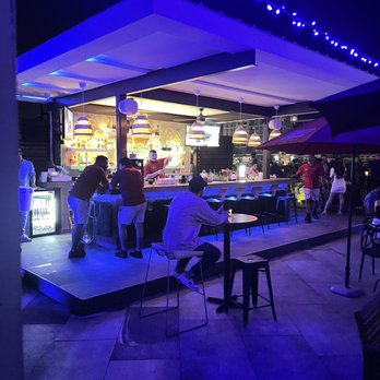 EL TECHO ROOFTOP - Updated October 2025 - 14 Photos - Calle Roberts ...