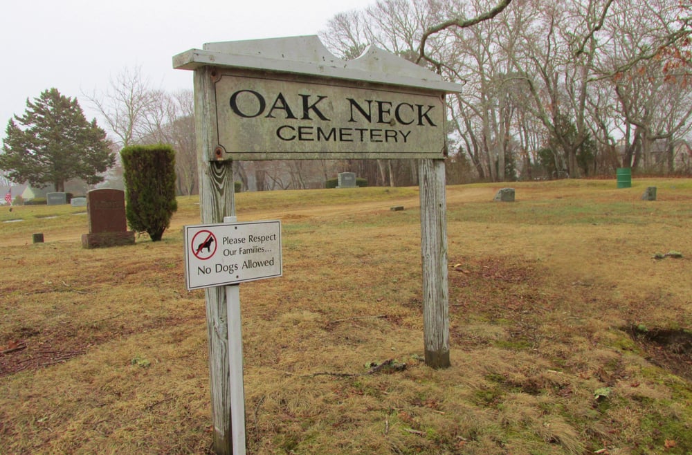 OAK NECK CEMETERY - Updated July 2025 - 23 Photos - 230 Oak Neck Rd ...