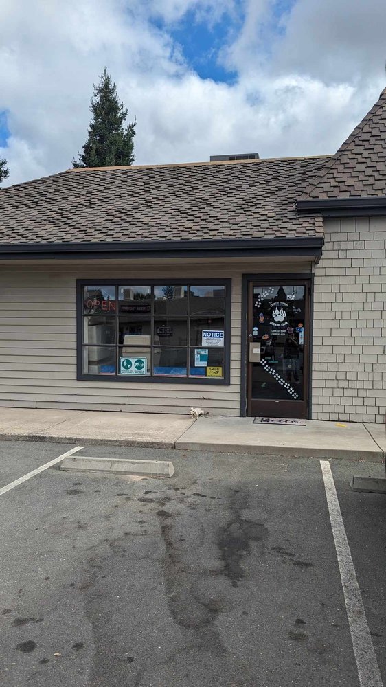 COUNTRY CLIPPERS - Updated October 2025 - 29 Photos & 43 Reviews - 14090 E Hwy 88, Lockeford ...