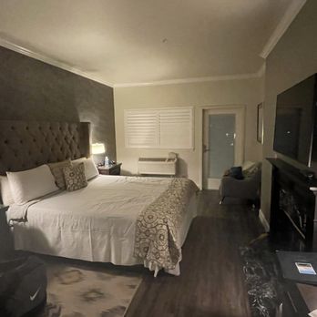 GEYSERVILLE INN - Updated October 2025 - 176 Photos & 176 Reviews ...