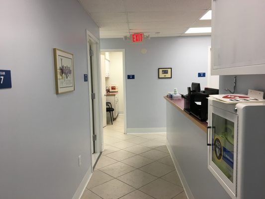 ADVANCED URGENT CARE - KEY LARGO - Updated January 2026 - 21 Photos ...