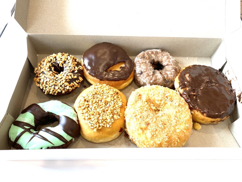 DANDEE DONUT FACTORY - Updated August 2024 - 317 Photos & 301 Reviews ...