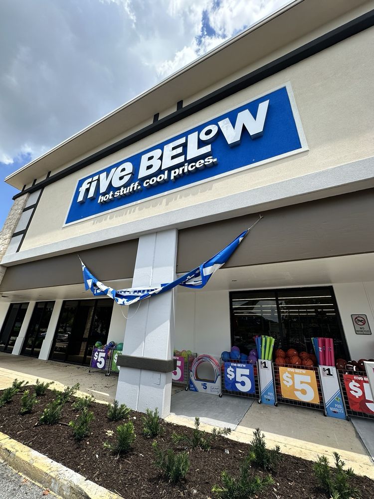 FIVE BELOW - Updated March 2025 - 14 Photos - 1907 W Lumsden Rd ...