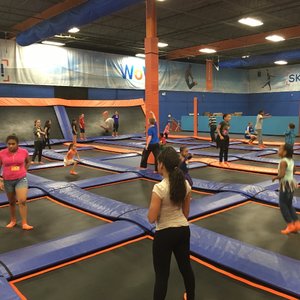SKY ZONE TRAMPOLINE PARK - 61 Photos & 45 Reviews - Trampoline Parks ...