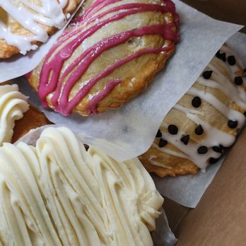 FROST ARTISAN BAKERY - Updated October 2025 - 39 Photos - 1197 Niagara ...