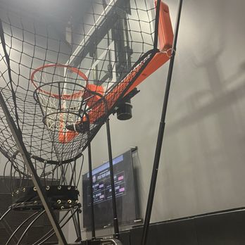 THE BASKETBALL SOCIAL HOUSE | B-BALL GAMES - Updated April 2025 - 136 ...