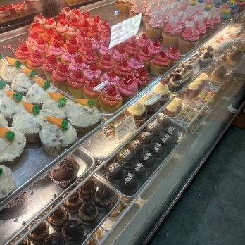 SUPREME BAKERY - Updated July 2025 - 207 Photos & 137 Reviews - 40 Main ...