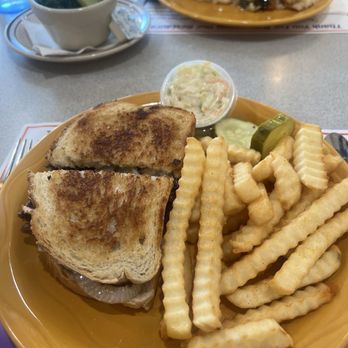 SIMPSON DINER - Updated January 2026 - 27 Photos & 11 Reviews - 33 E ...