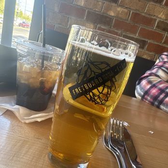 FRETBOARD BREWING & PUBLIC HOUSE - Updated June 2024 - 123 Photos & 105 ...