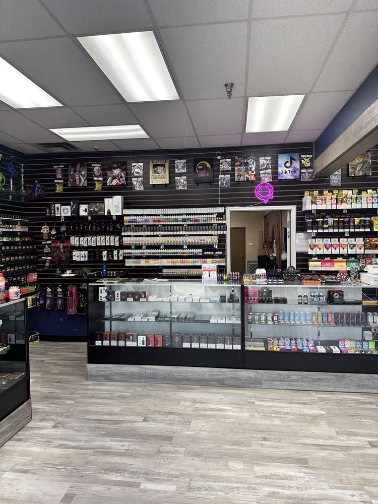 ROYAL VAPE SMOKE SHOP - Updated January 2026 - 12 Photos - 1123 Main St ...