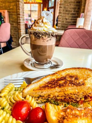 DULCE MAMI CAFÉ RIVERSIDE - Updated December 2025 - 115 Photos & 52 ...