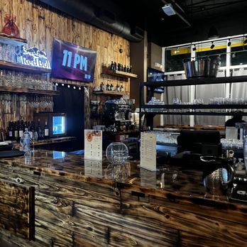 HOWLING WOLF BAR & EATERY - 49 Photos & 21 Reviews - 1447 NE Miami Ct ...