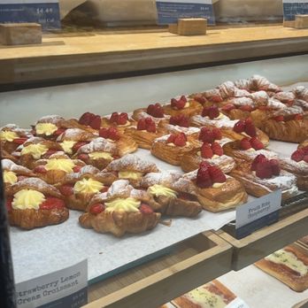 FRESH INTERNATIONAL MARKET - Updated January 2025 - 40 Photos & 26 ...