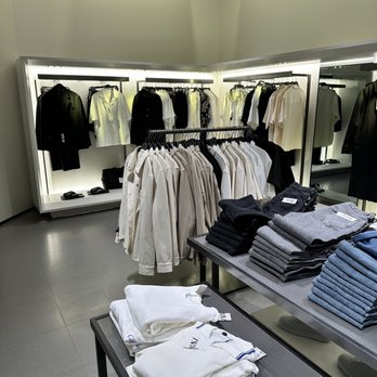 ZARA - Updated January 2026 - 63 Photos & 124 Reviews - 1 W Randolph St ...