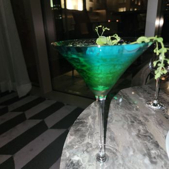 Z BAR - 435 Photos & 197 Reviews - 108 E Superior St, Chicago, Illinois ...