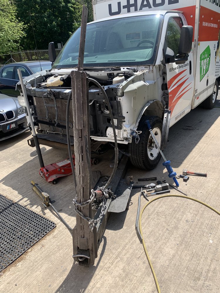 GORDON’S AUTO BODY - Updated December 2025 - Request a Quote - 17 ...