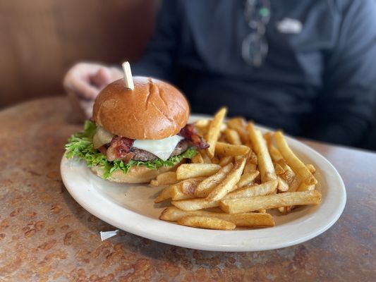 HUCKLEBERRY’S: BREAKFAST & LUNCH - Updated May 2026 - 323 Photos & 155 ...