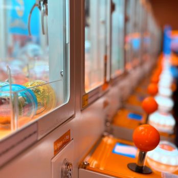 KIDDLETON - Updated June 2025 - 91 Photos & 52 Reviews - 335 E 2nd St ...