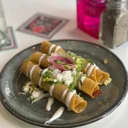 URBE - Updated December 2025 - 880 Photos & 332 Reviews - 1101 Uptown ...