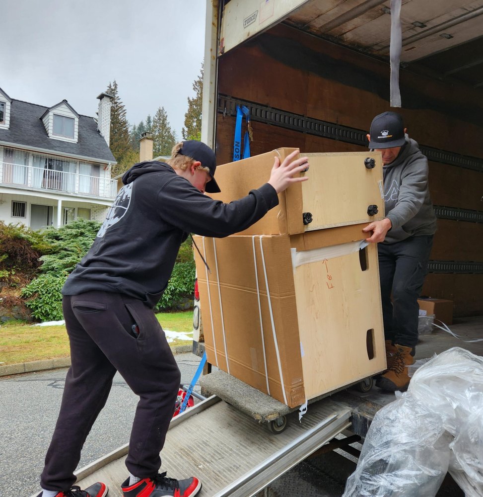 MOVING DAY - Updated March 2025 - Request a Quote - 11 Photos - Surrey ...