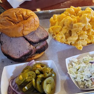 FIREHOUSE QUE & BREW - 283 Photos & 447 Reviews - 1019 S Main Ave ...