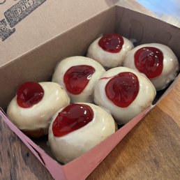 EIGHTY 8 DONUTS CAFE - Updated September 2025 - 84 Photos & 48 Reviews ...