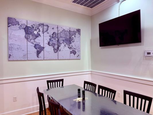 LATITUDE 39 - Updated December 2025 - 12 Photos - 72 E Morgan St ...