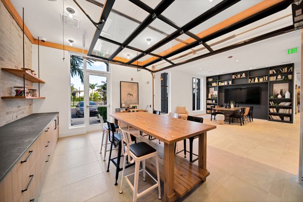 VESADA - Updated December 2025 - 20 Photos & 18 Reviews - 10540 NW 78th ...