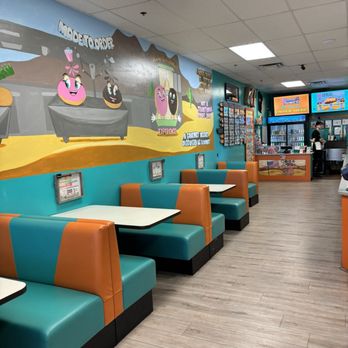 DESERT DONUTS - Updated July 2025 - 440 Photos & 490 Reviews - 3134 W ...