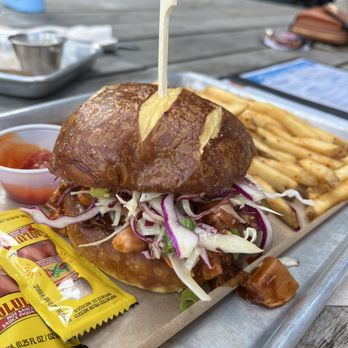 COMMUNITY BEER COMPANY - Updated November 2024 - 397 Photos & 272 ...